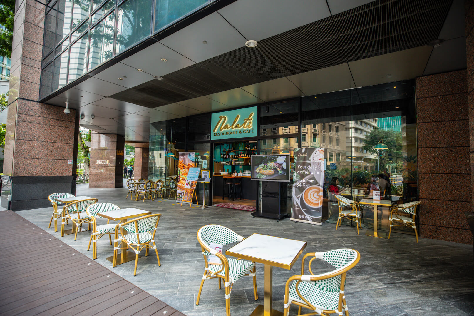 A Beautiful Garden Oasis in the Heart of Town - Lemon Film